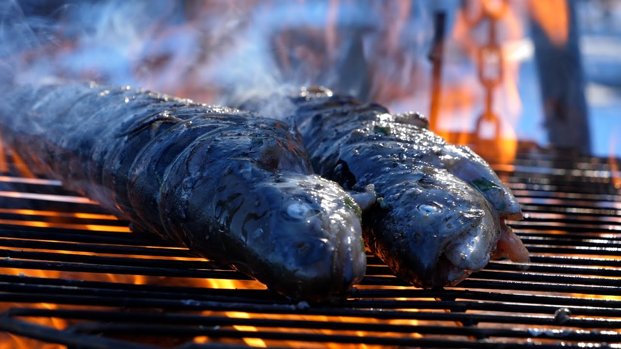 Grillad röding med citron och romsås - YouTube