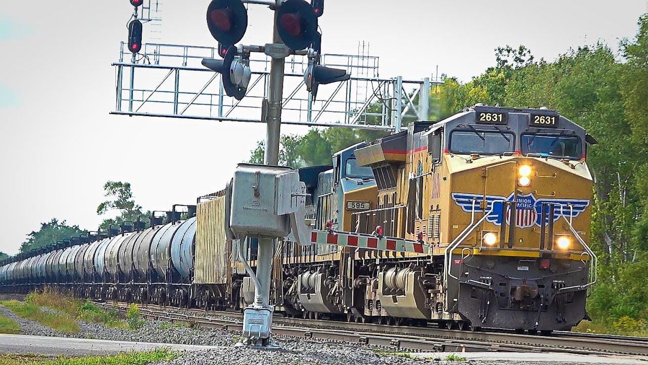 Union Pacific Tanker NS Train CSX GP38-2 and More - YouTube
