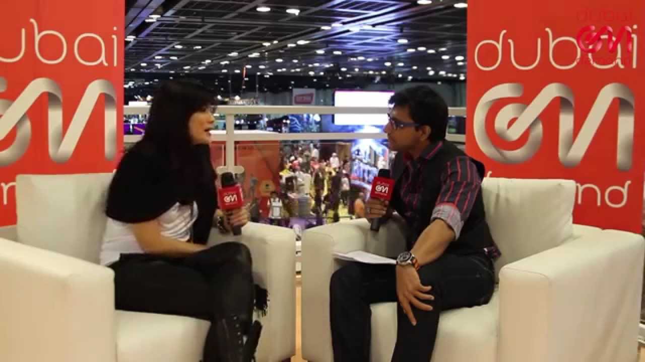 Comic Con Dubai 2015 - Kelly Hu talks to Faraz Javed - YouTube
