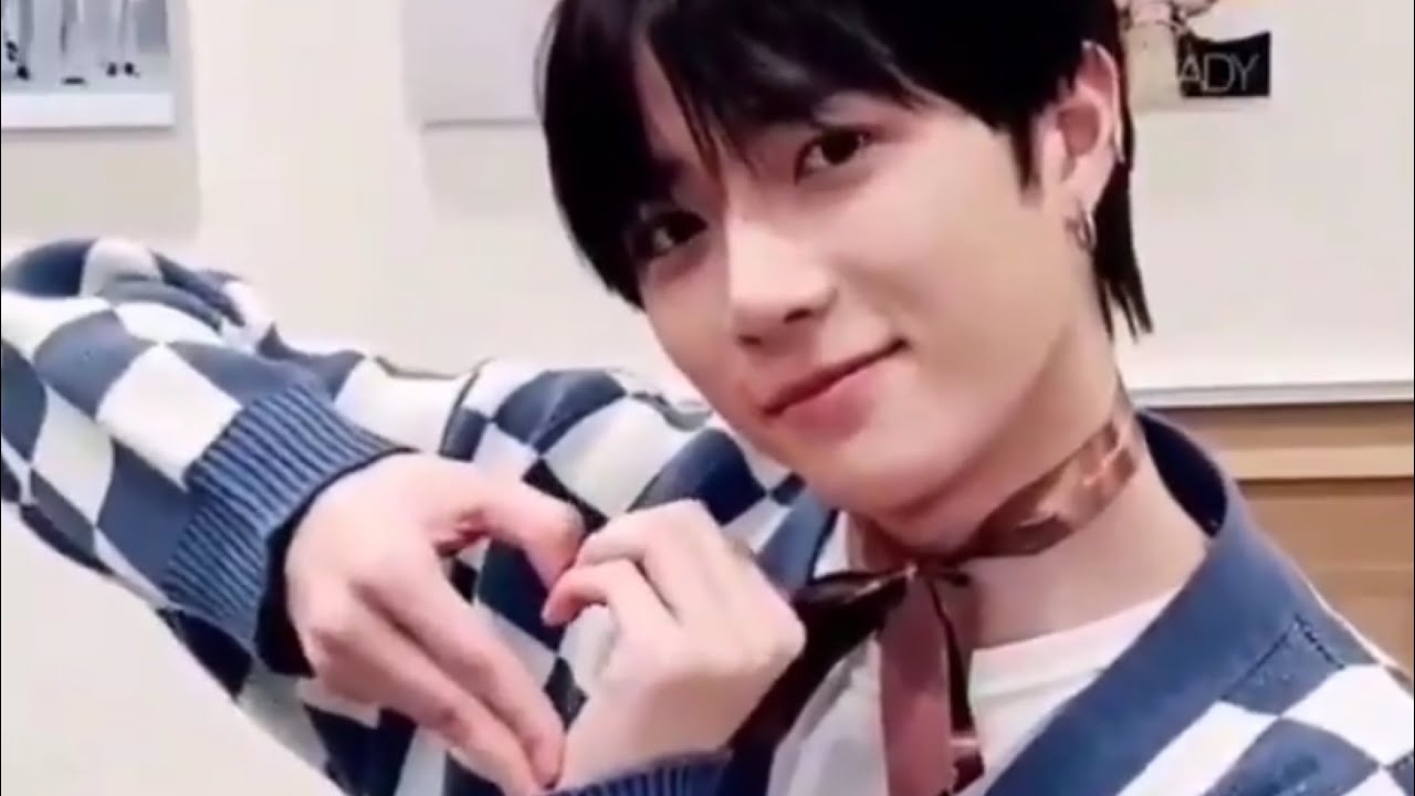 Just TXT things #21 (TXT crack) - YouTube