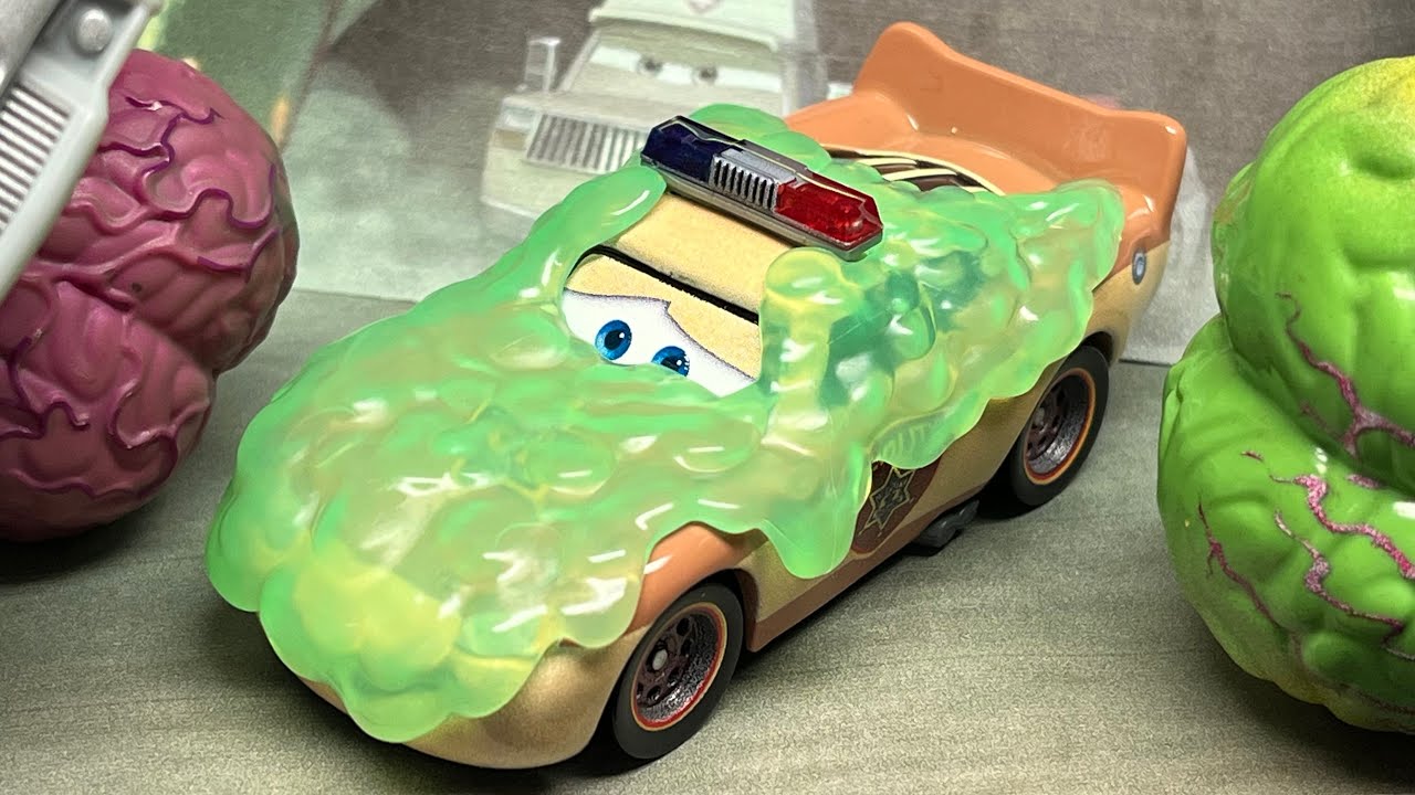 Mattel Disney Cars on the Road Lightning McQueen Deputy Hazard with ...