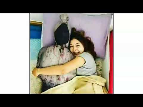 Viral !! Bantal guling pocong,dijamin tidur anda nyenyak.