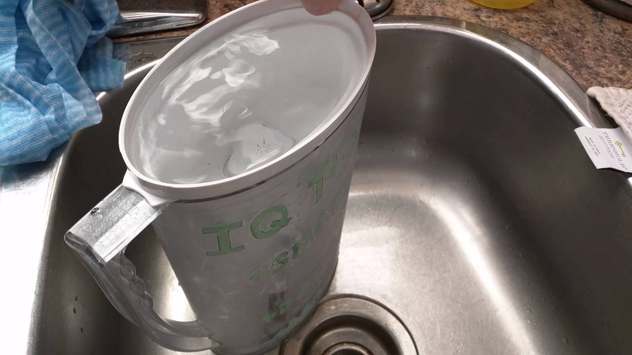 How to fill the Brita water container - YouTube