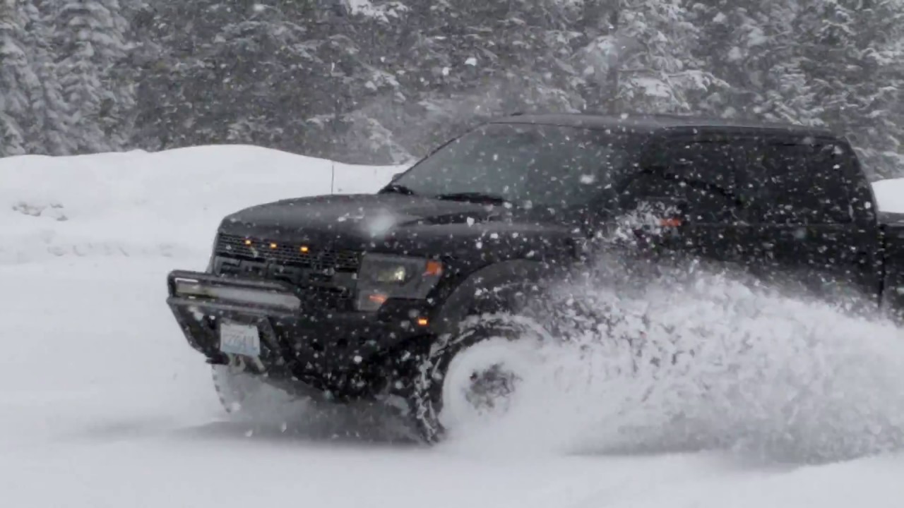 Ford Raptor drifting in deep snow - YouTube