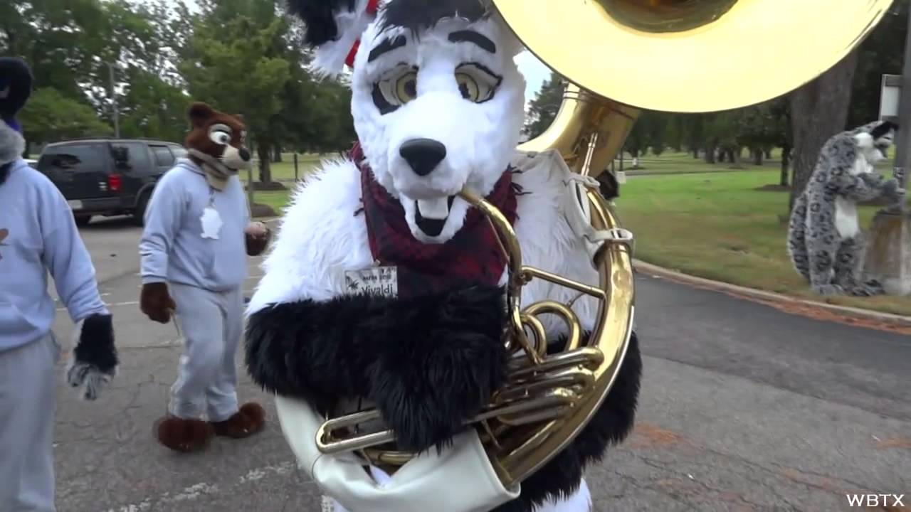 Mephit Fur Meet 2012: The Fursuit Parade! - YouTube