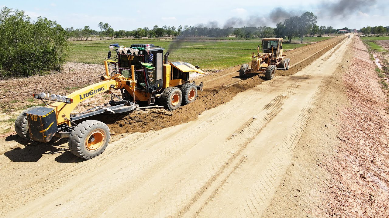 Wonderful Motor Grader Speading Mix Gravel Foundation Road, Best Motor ...