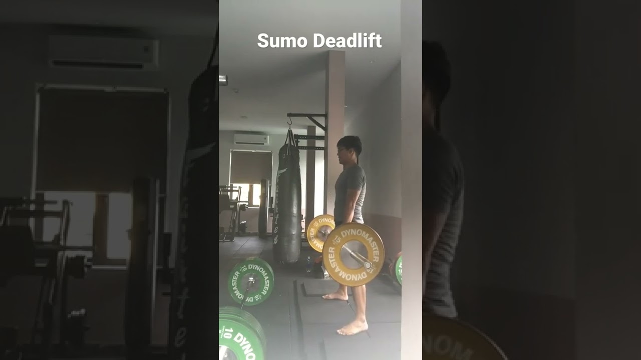 Sumo deadlift for beginner - YouTube