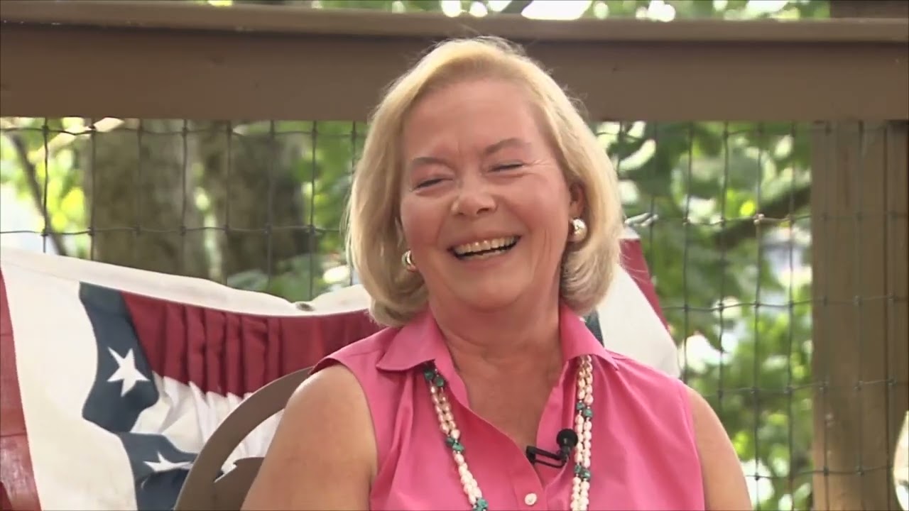 Write Around the Corner: Krista Davis – Episode 204 - YouTube