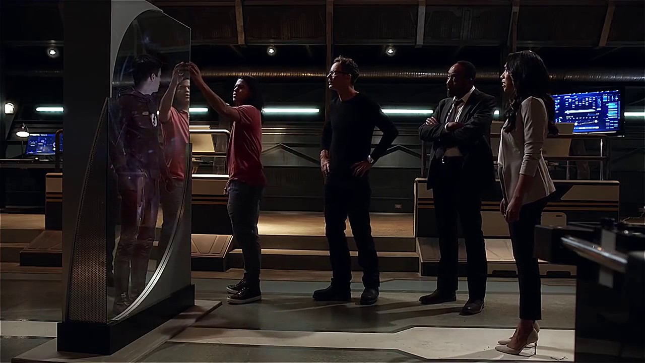 The Flash 3x04 Barry Gets Trapped in Mirror - YouTube