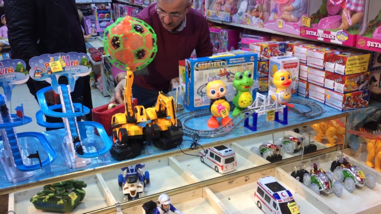 Toy seller in Turkey - YouTube