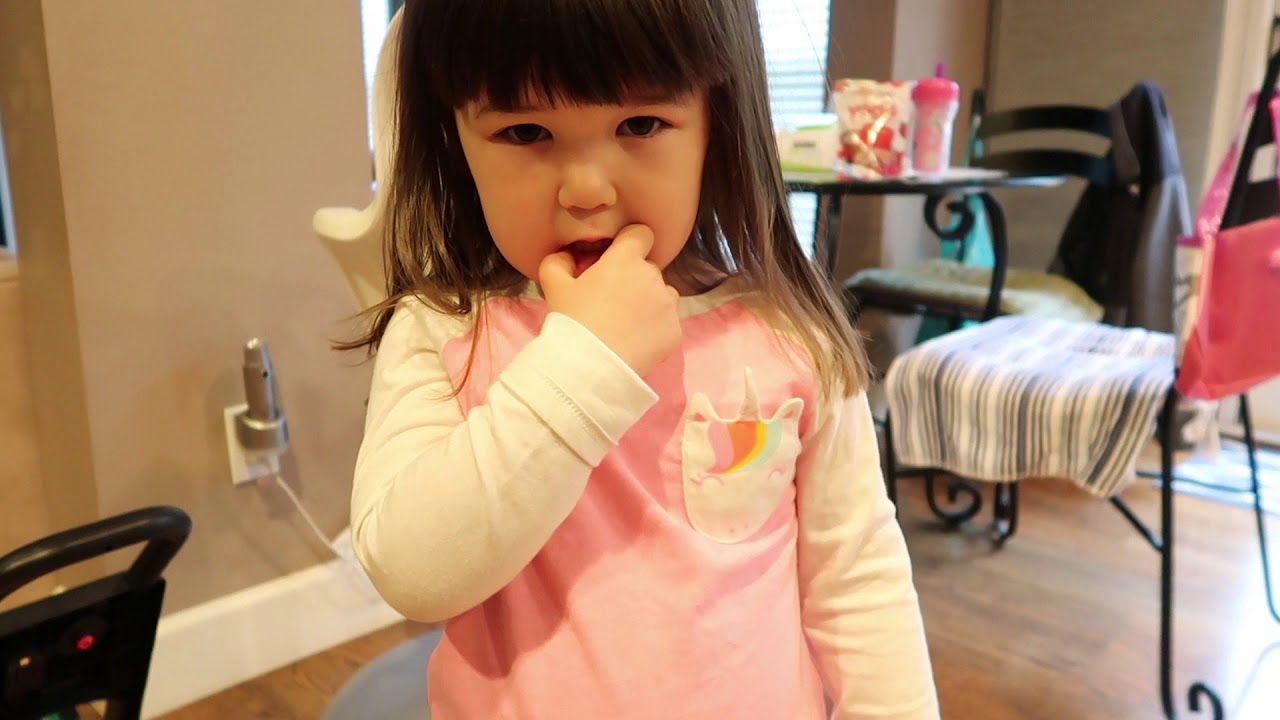 First day of school for Taylor and Maddy - 2019 - YouTube