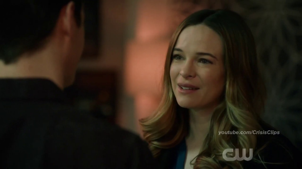 The Flash 6x19 Ending Scene Team Flash After Eva's Success - YouTube