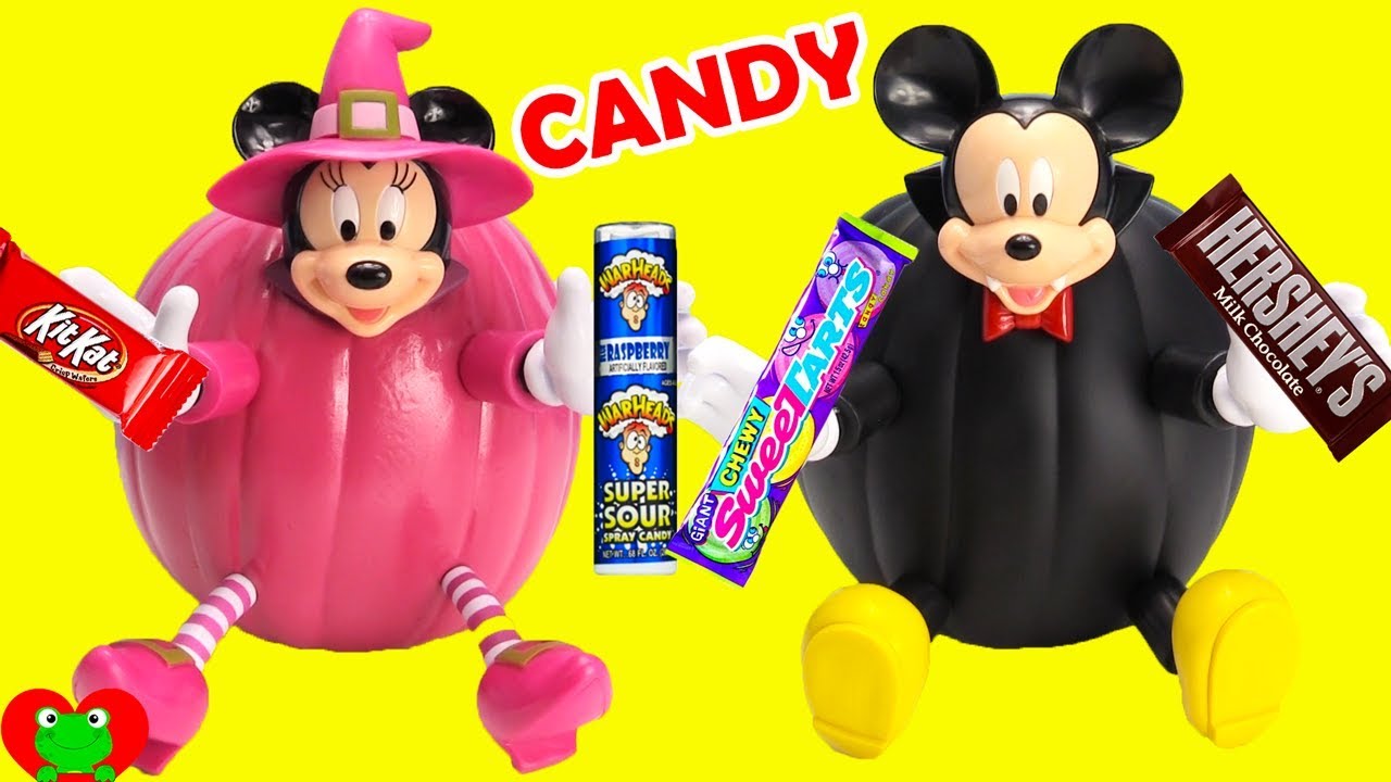 Opening Minnie Mouse and Mickey Mouse Halloween Pumpkins Filled With ...