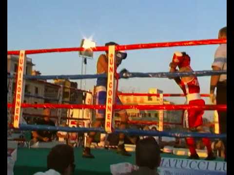Incontro di boxe di cristiano primo round - YouTube