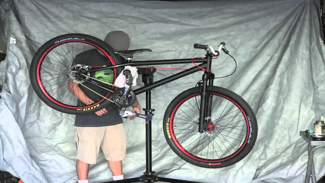 blk mrkt riot dirt jumper build - Time Lapse with Canon 5D Mark II ...