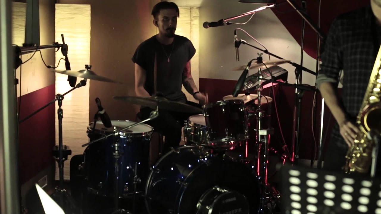 Alexander Wolfe - Into The Deep [Live from Dean St Studios] - YouTube