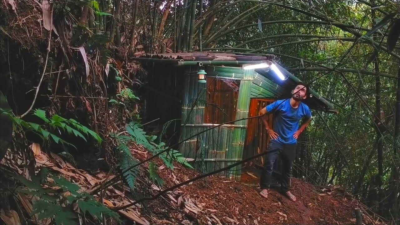 Membangun tempat perlindungan yang nyaman dan hangat• solo camping ...