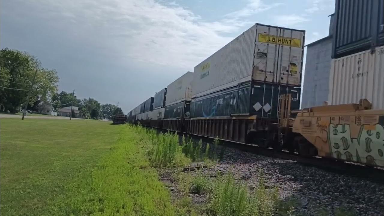 Some UP Power on BNSF 5109 with a double Rear End DPU!! - YouTube