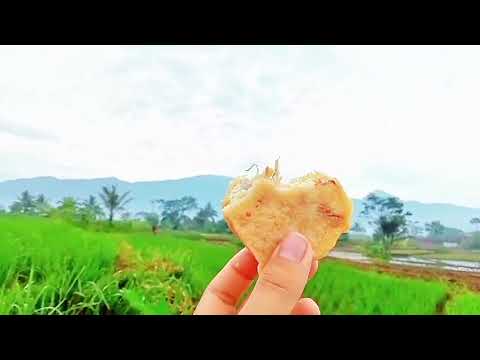 menikmati permandangan pagi hari di perdesaan sambil sarapan#banyak cewe desa lagi jalan jalan..