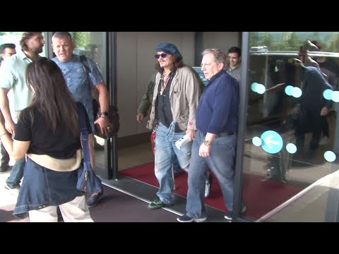 ABD'li ünlü oyuncu Johnny Depp, İstanbul'a geldi! İlk kez Türkçe konuştu