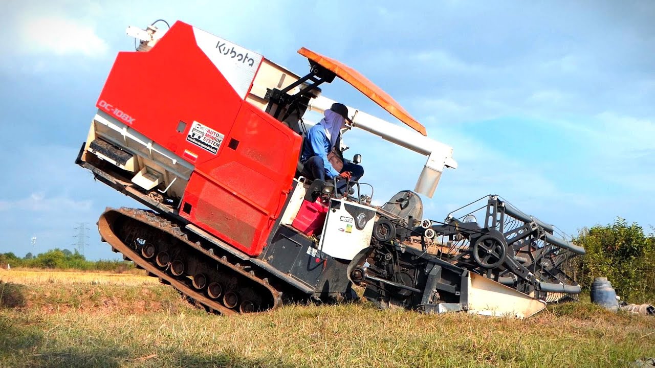 Super Operator Harvester KUBOTA DC-108X Working Skills ! - YouTube