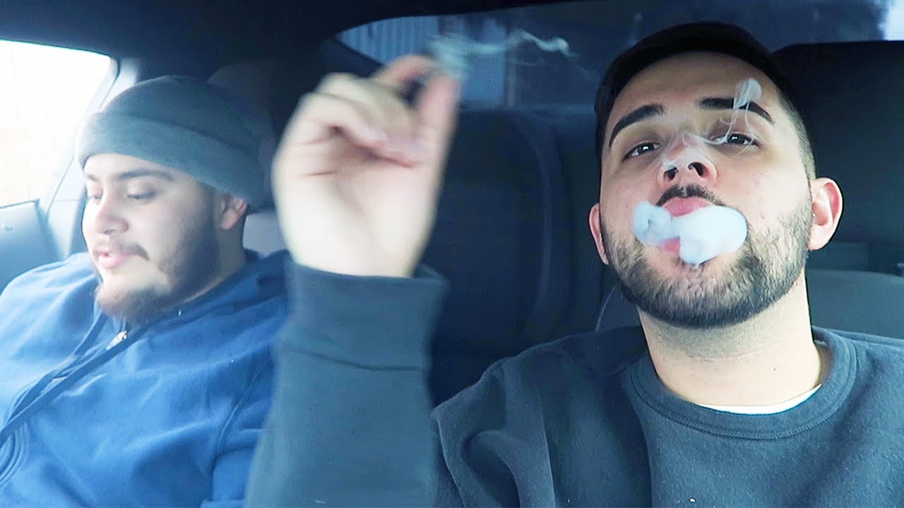 FIRST 4:20PM SMOKE SESH OF THE YEAR! (HOTBOX) - YouTube