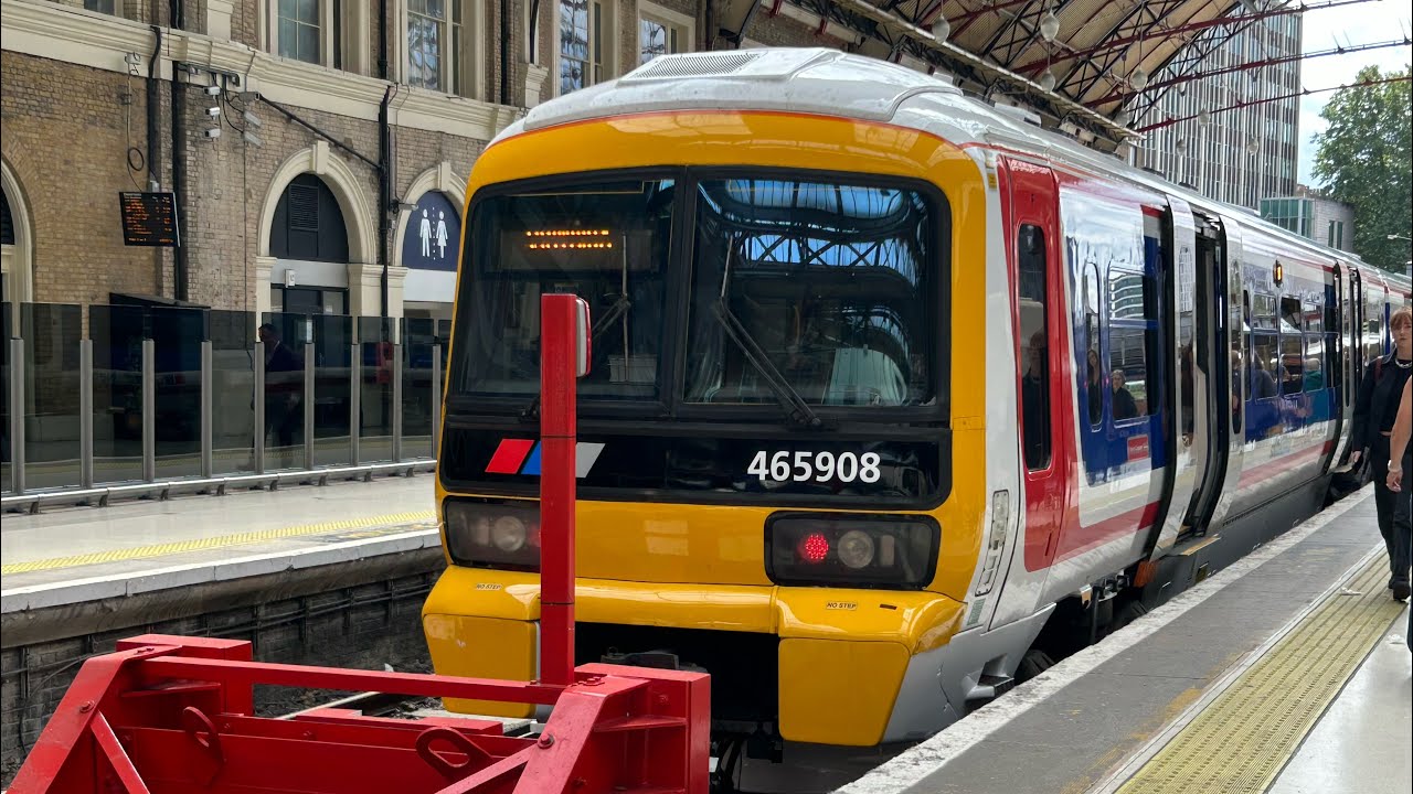 Class 465162 and 465908 with a Network Southeast livery departing ...