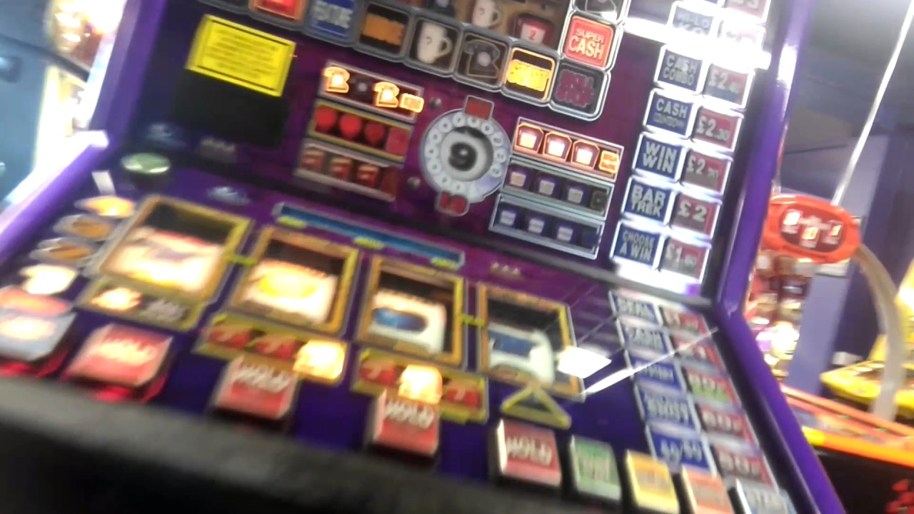 UK arcades tour looe arcade 2017 summer - YouTube