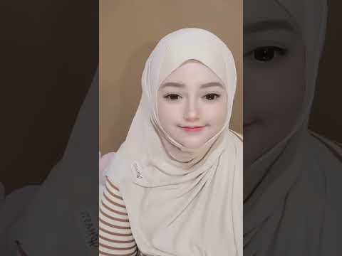 Cantik..manis..sholehot...boneka cantik