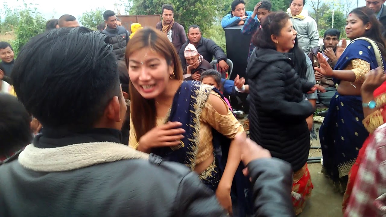 bihe ma dance gareko dekhda sabai jana chakit - YouTube