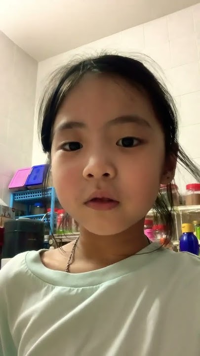 Hola sou dora - YouTube