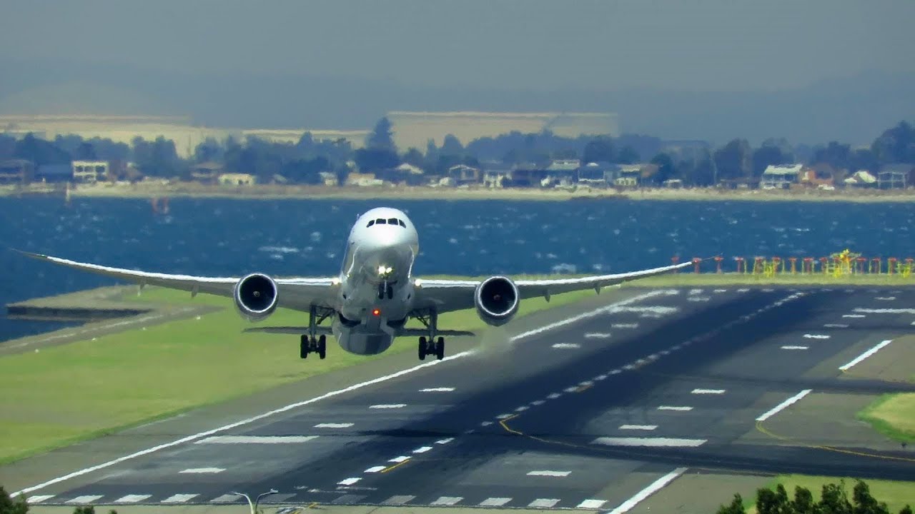 CROSSWIND! LATAM Boeing 787-9 Dreamliner Head-on View Takeoff from ...