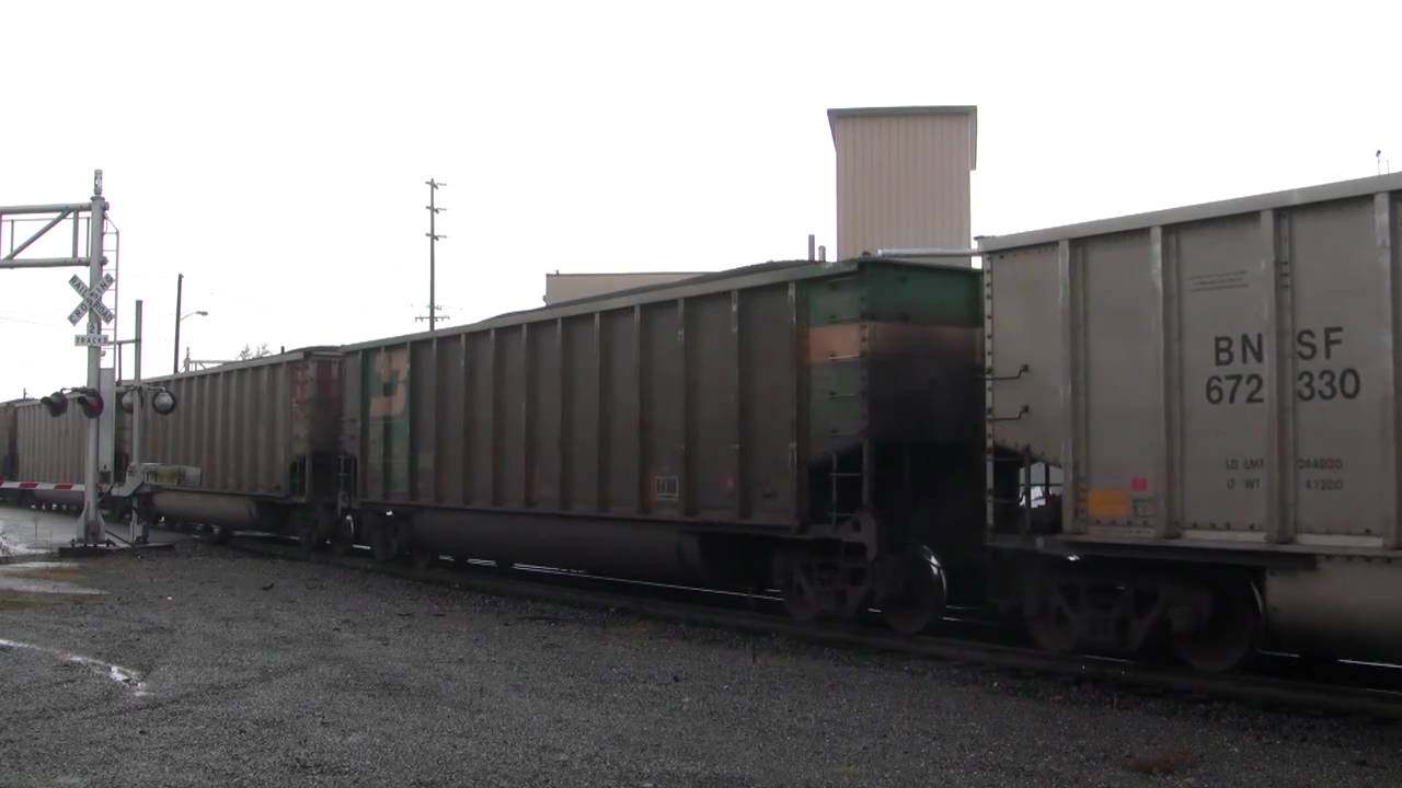 BNSF 4431 w Canon HF11 - YouTube