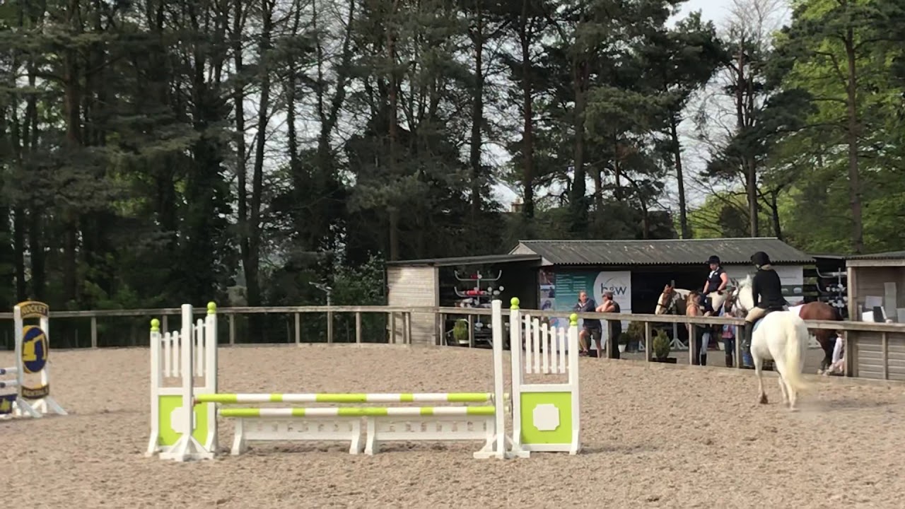RECTORY FARM SHOWJUMPING - YouTube