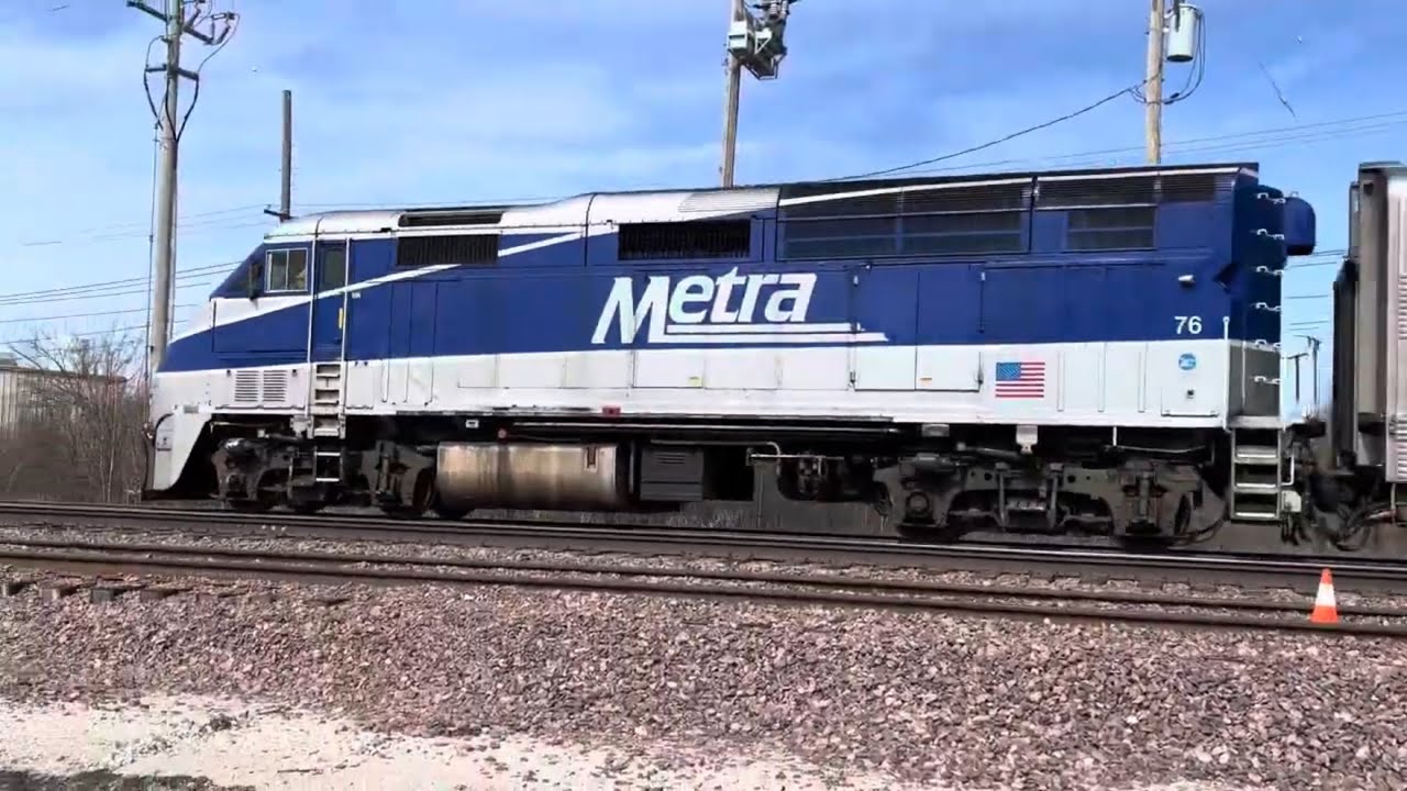 Geneva Sunset Park Metra F59PHI & M.O.W. vehicles for 3rd rail ...