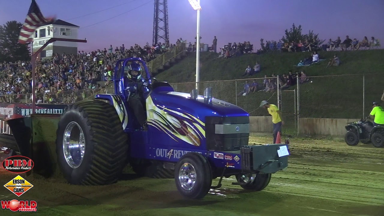 Bluegrass Pulling 2018: Light Limited Super Stock Tractors | Owensboro ...