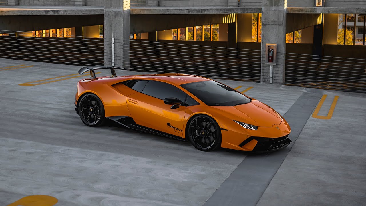 Sheepey Race Lamborghini Huracan Performonte - YouTube