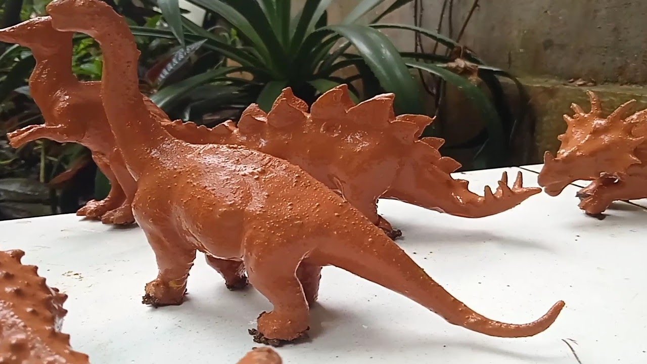 Cleaning Dinosaur Toys, T-REX, BRONTOSAURUS, TRICERATOPS, STEGOSAURUS ...