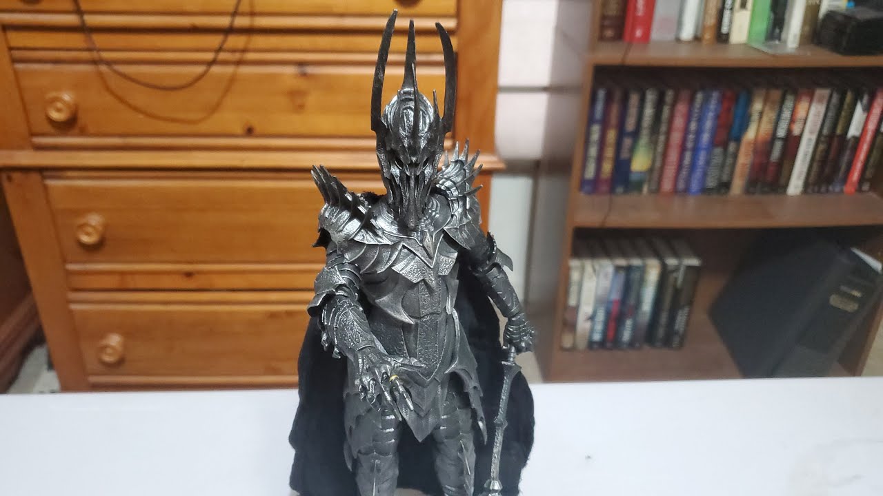 Diamond Select Sauron BAF - YouTube