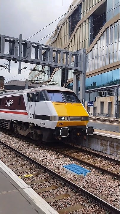 LNER intercity 225 departing London Kings Cross - YouTube