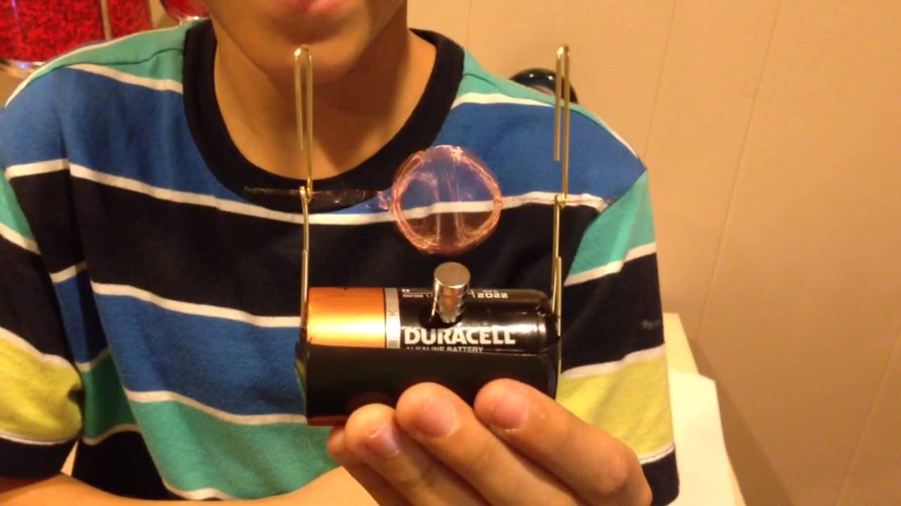 Battery powered spinning motor - YouTube