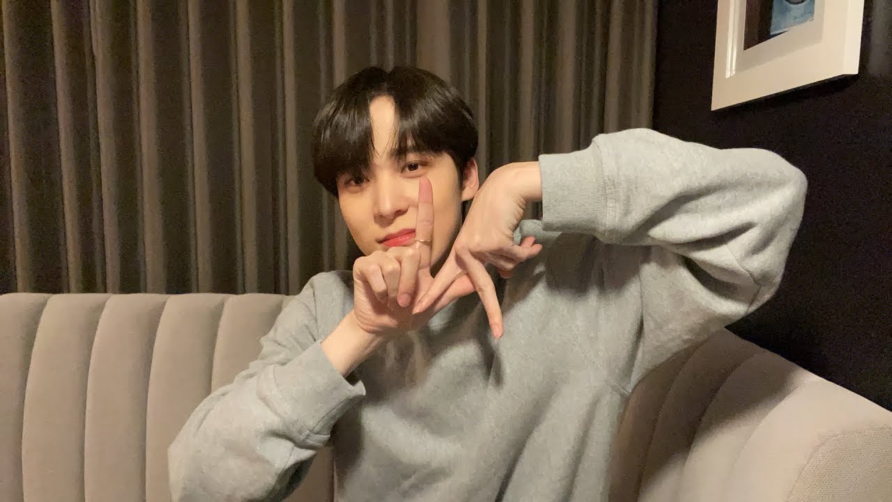 [ENG SUB] 220130 ATEEZ Yunho YouTube Live (LaLaLa😘🥰with TINY_3) - YouTube