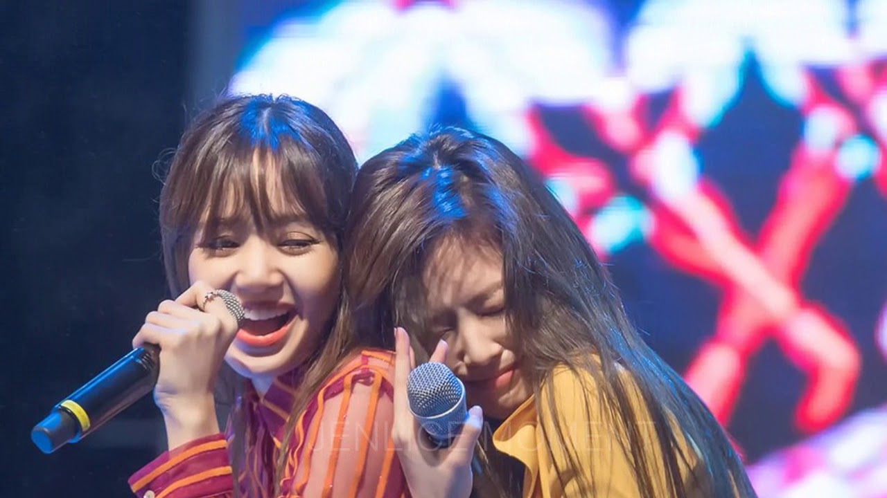 JENLISA moments (BLACKPINK) Lisa + Jennie - Heartstrings - YouTube