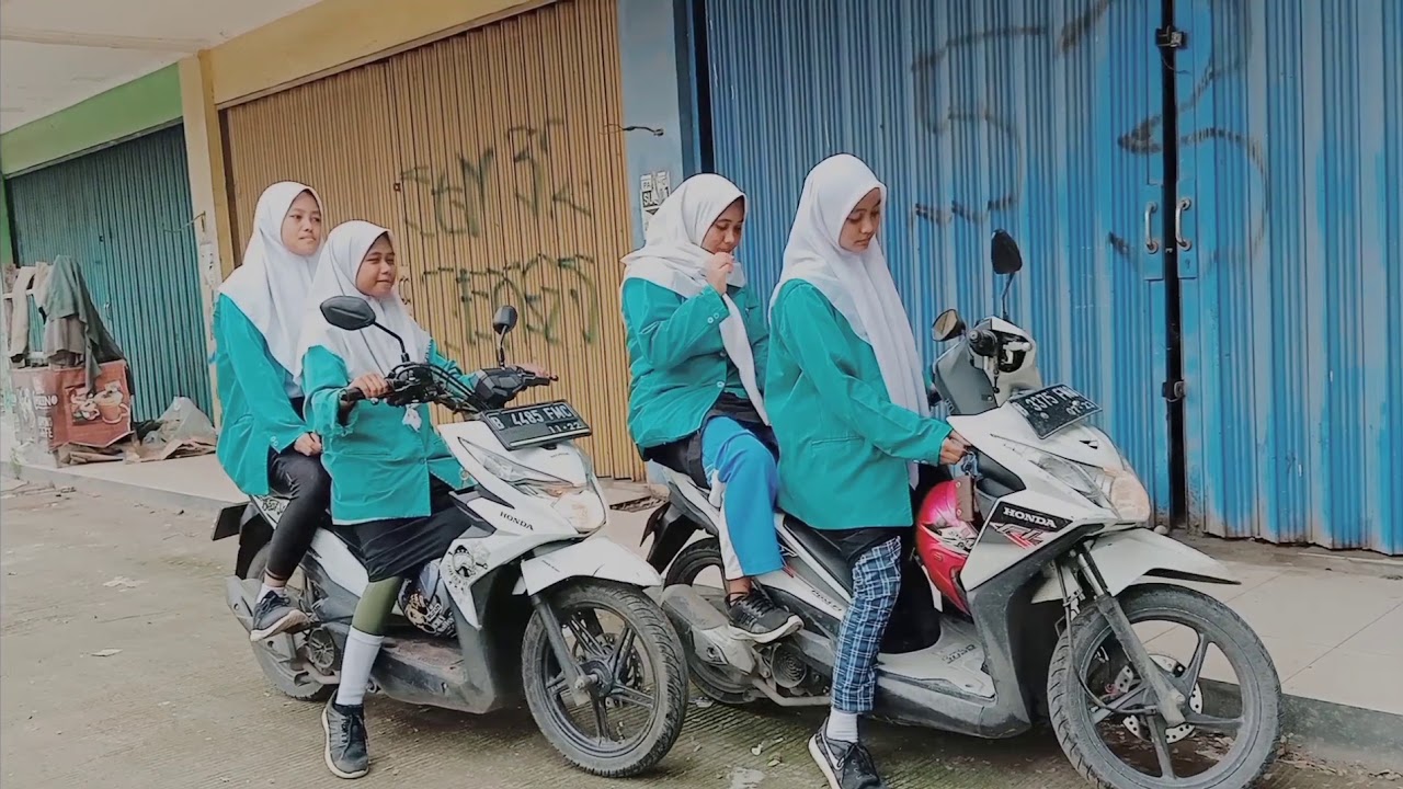 IKLAN PRODUK MINUMAN TEH BOTOL SOSRO//SMKN 2 CIKARANG BARAT// - YouTube