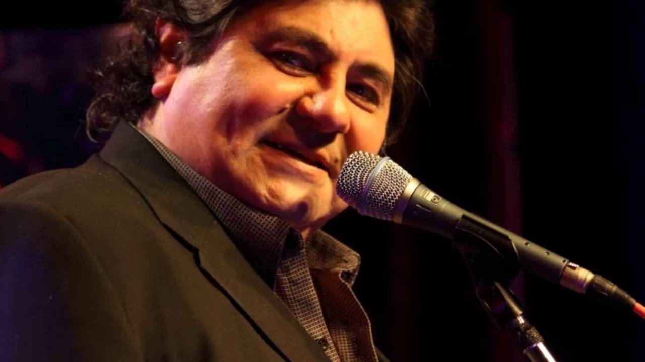 Mario Álvarez Quiroga - A una rosa (zamba) - YouTube