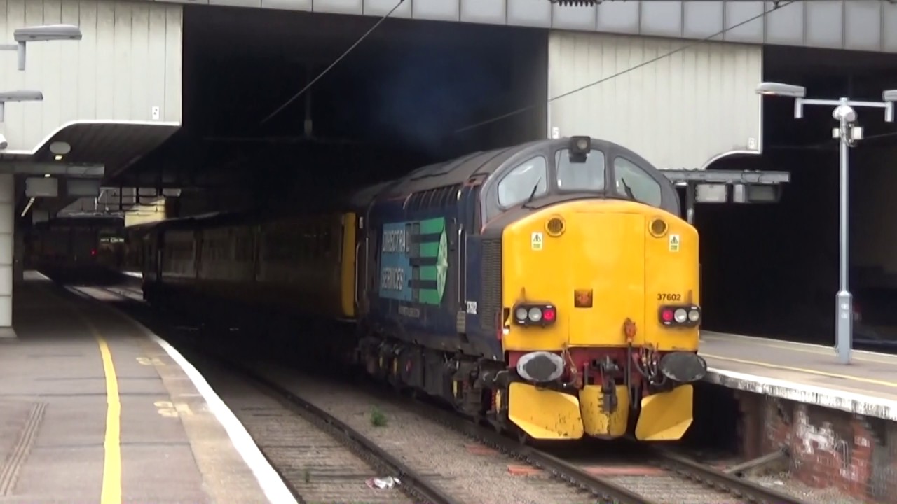 DRS 37609 and 37602 at Fenchurch Street - YouTube