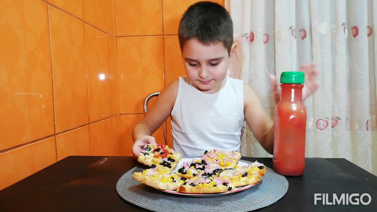 Pizza pe felie de pâine 👨‍🍳🍕 - YouTube