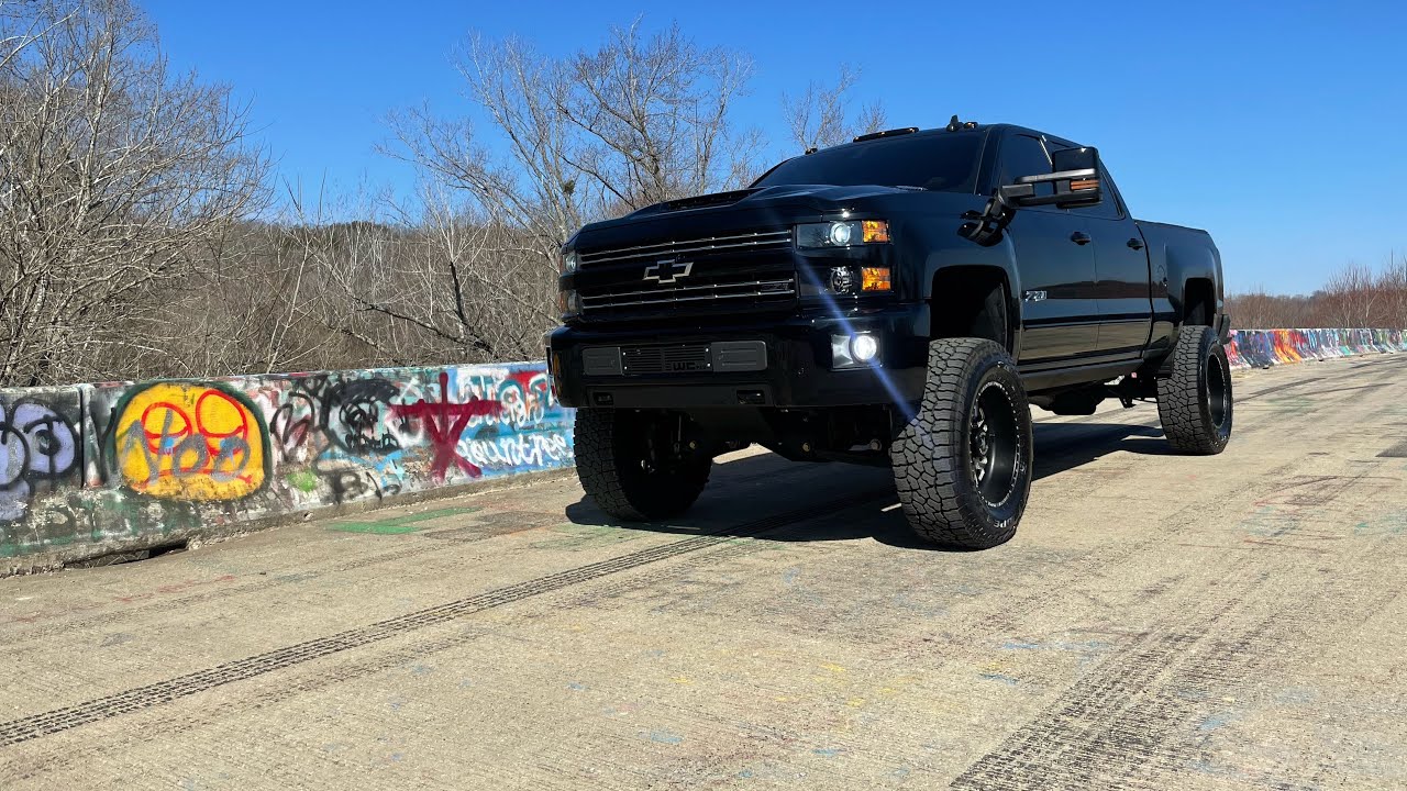 Duramax L5P. BDS Lift On 37s! - YouTube