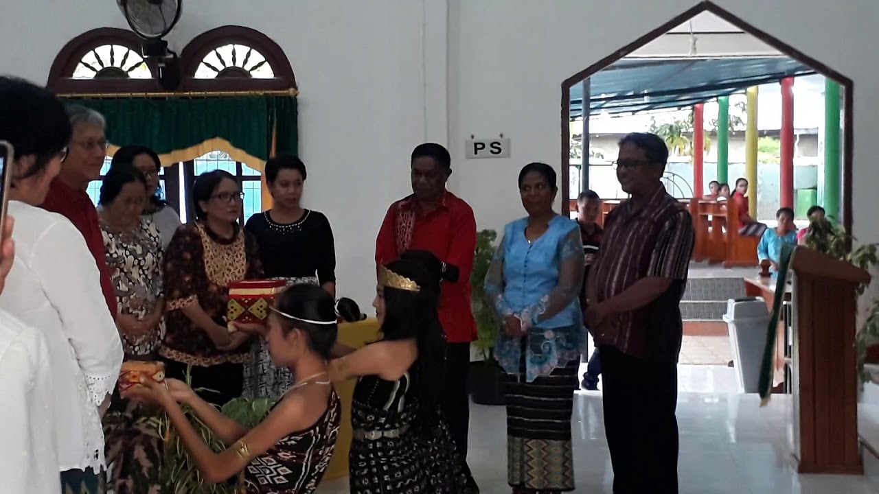 Tarian Adat suku Timor, NTT - YouTube