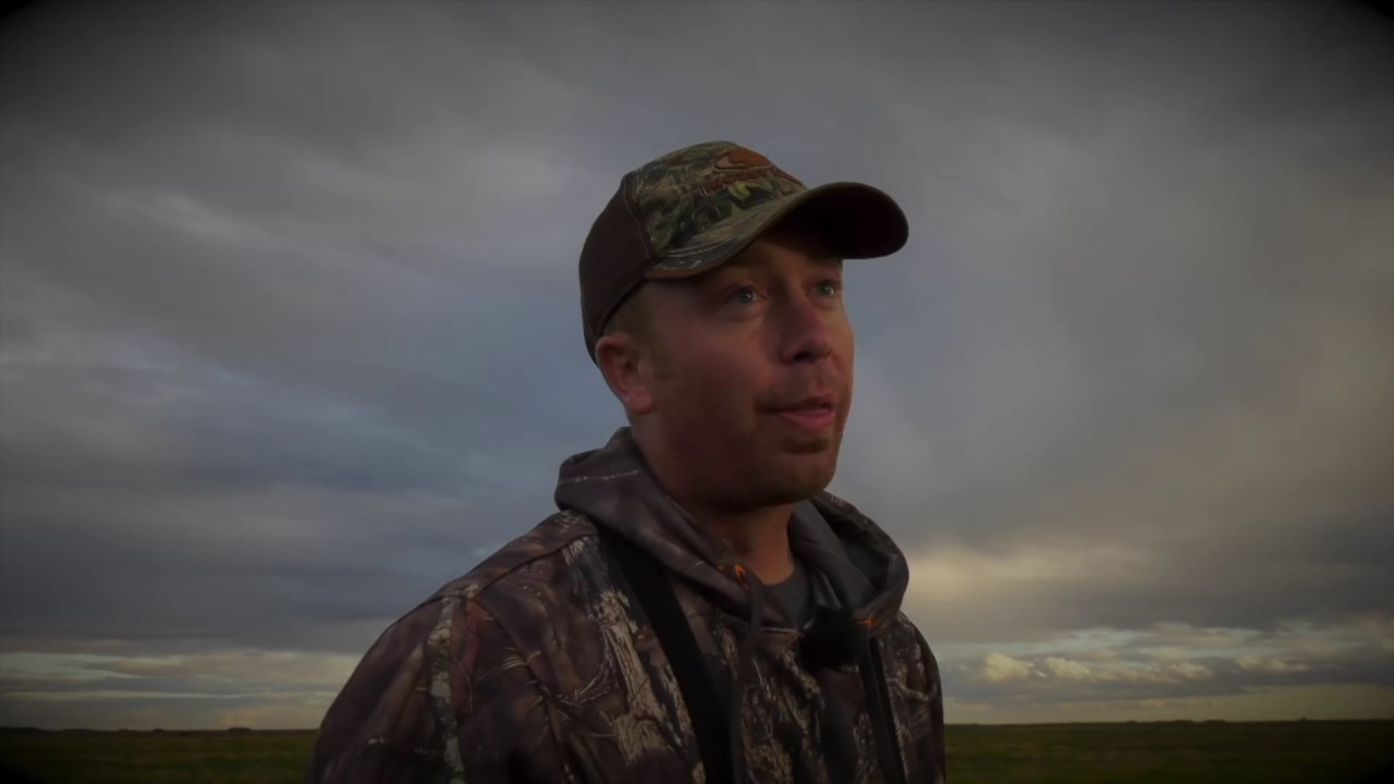 Live 2 Hunt with Cody & Kelsy - GIANT Mule Deer - Outdoor Channel - YouTube